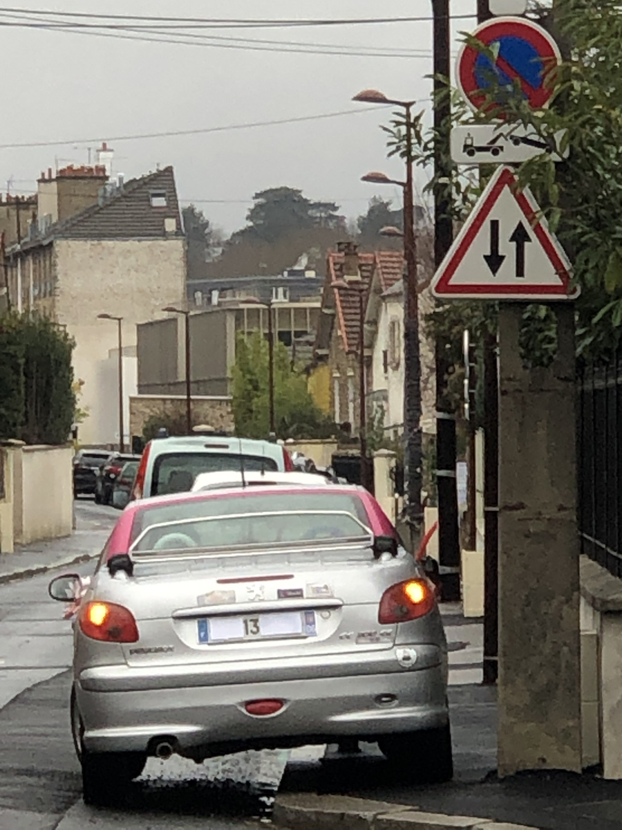 CE SOIR, JE VOUS QUITTE.............